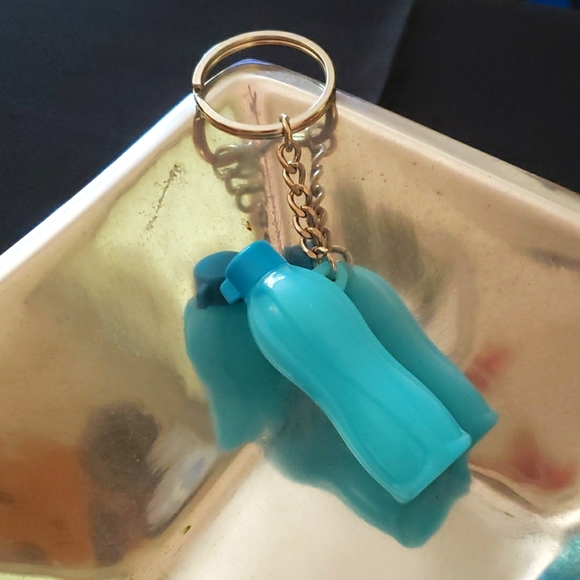 Tupperware | Accessories | New Tupperware Waterbottle Keychain | Poshmark